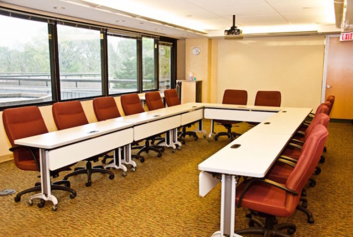 5 Common Meeting Room Setups: Pros & Cons - AMA